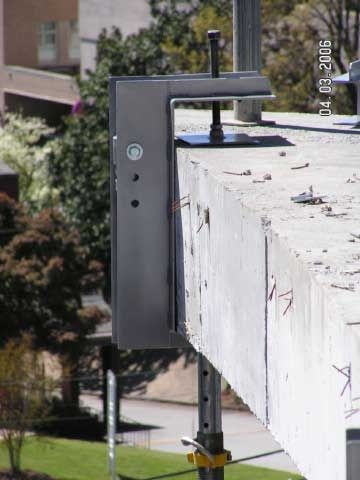 Slab Grabber Mounting Bracket, Medium (16"-22")